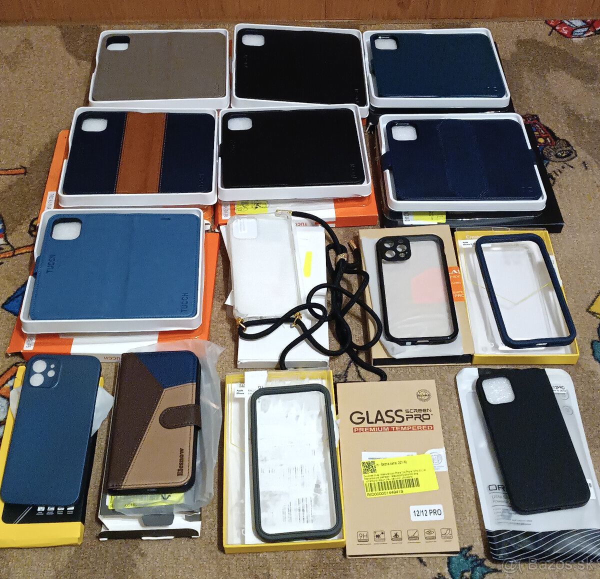 mix nové kožených obalov a skiel iphone 12 a 12 pro Ak nieč ...