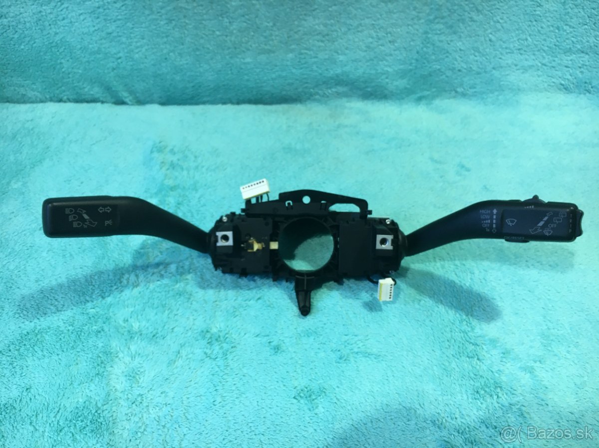 Prislušenstvo do auta-Podvolantove packy-5K0 953 507 AS - Trebišov | Bazoš.sk