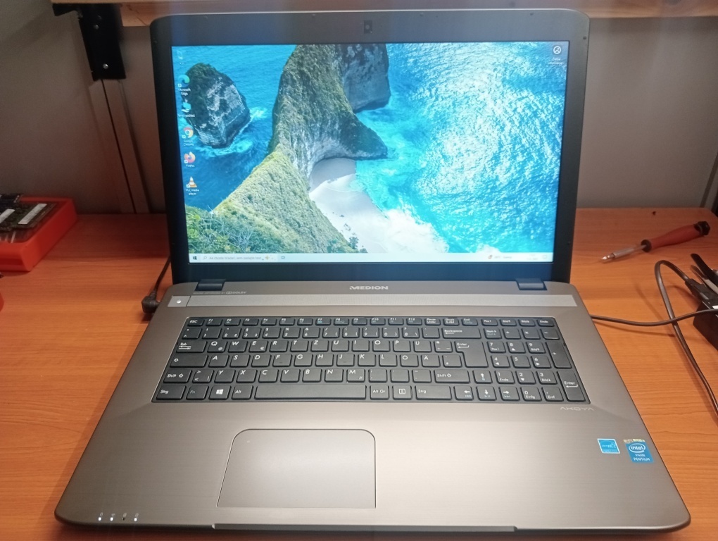 MEDION AKOYA E7226 ,WINDOWS 10,bez baterky , 17,3"displej - Košice ...