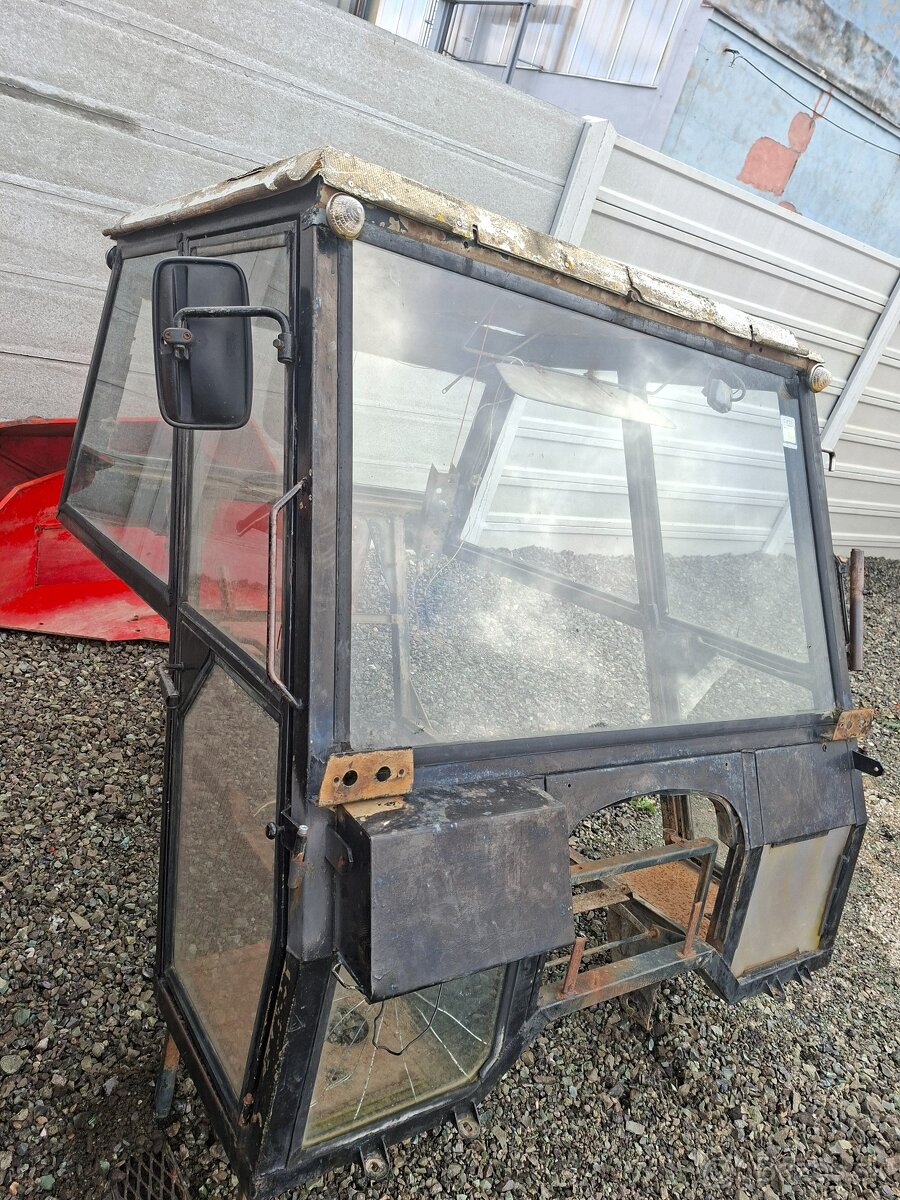 KABINA TRAKTOR ZETOR - Tvrdošín | Bazoš.sk