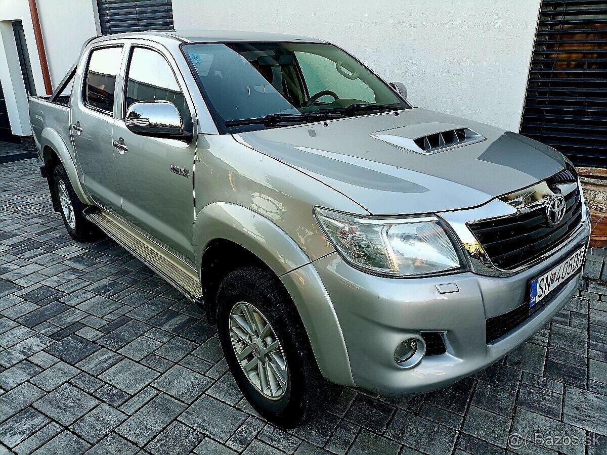 TOYOTA HILUX 2.5DI-D - PREDAJ AJ NA SPLÁTKY - Nitra | Bazoš.sk