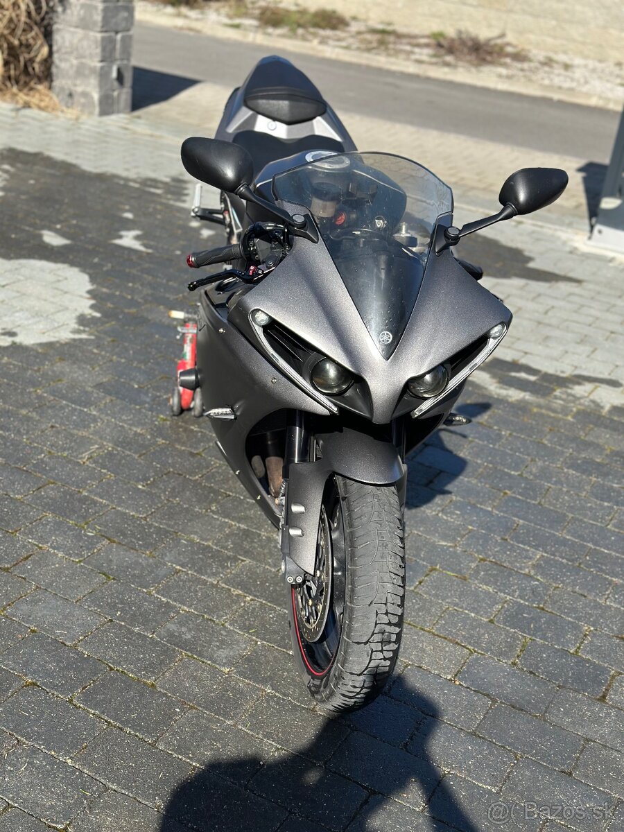 Predam Yamaha R1 - Bratislava | Bazoš.sk