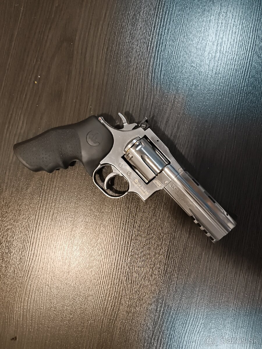 Airsoft Revolver - Dan Wesson .357 - Ilava | Bazoš.sk