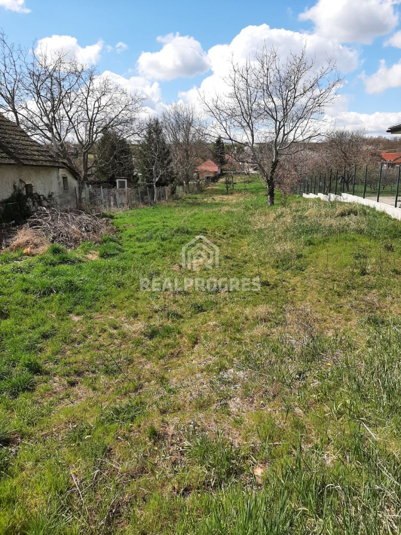 Predaj pozemok Cabaj - Čápor - MOŽNOSŤ ROZDELENIA NA DVA SAM - Nitra ...