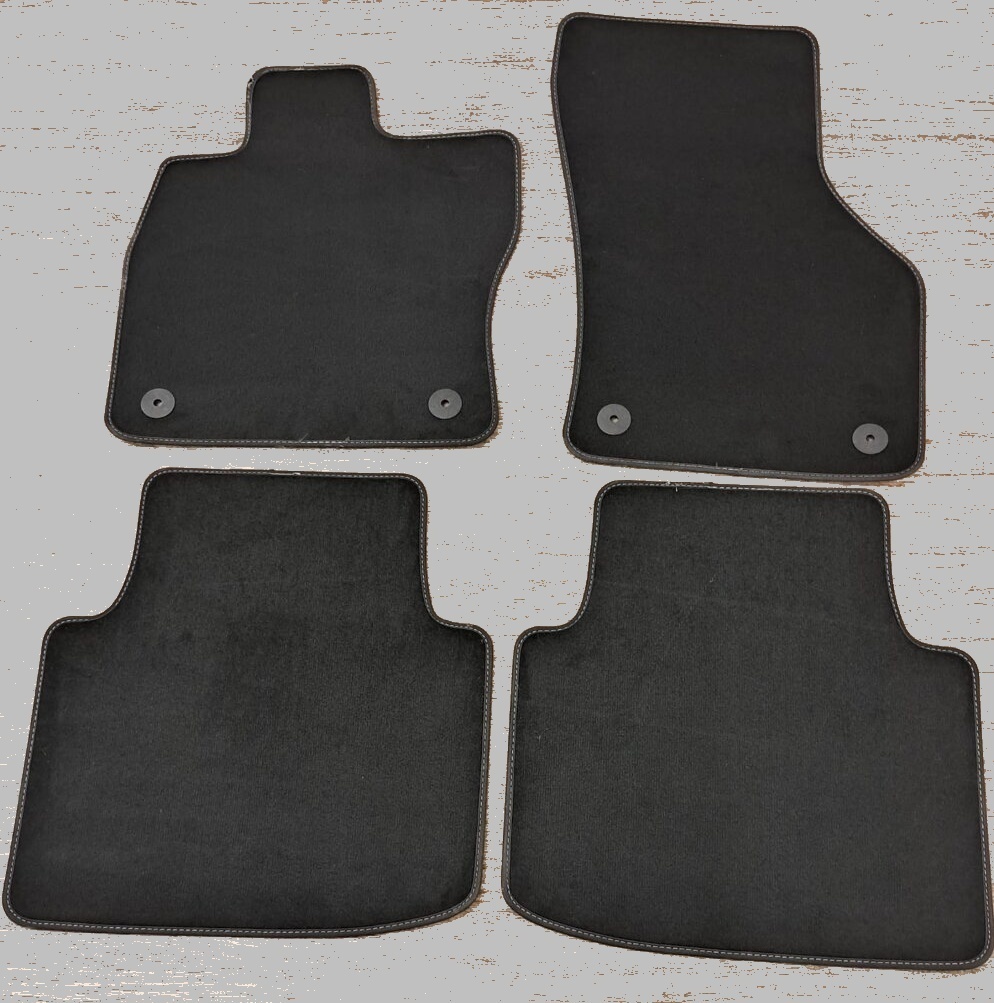 Predam original koberce zo Škoda Superb 3 L&K - Trnava | Bazoš.sk