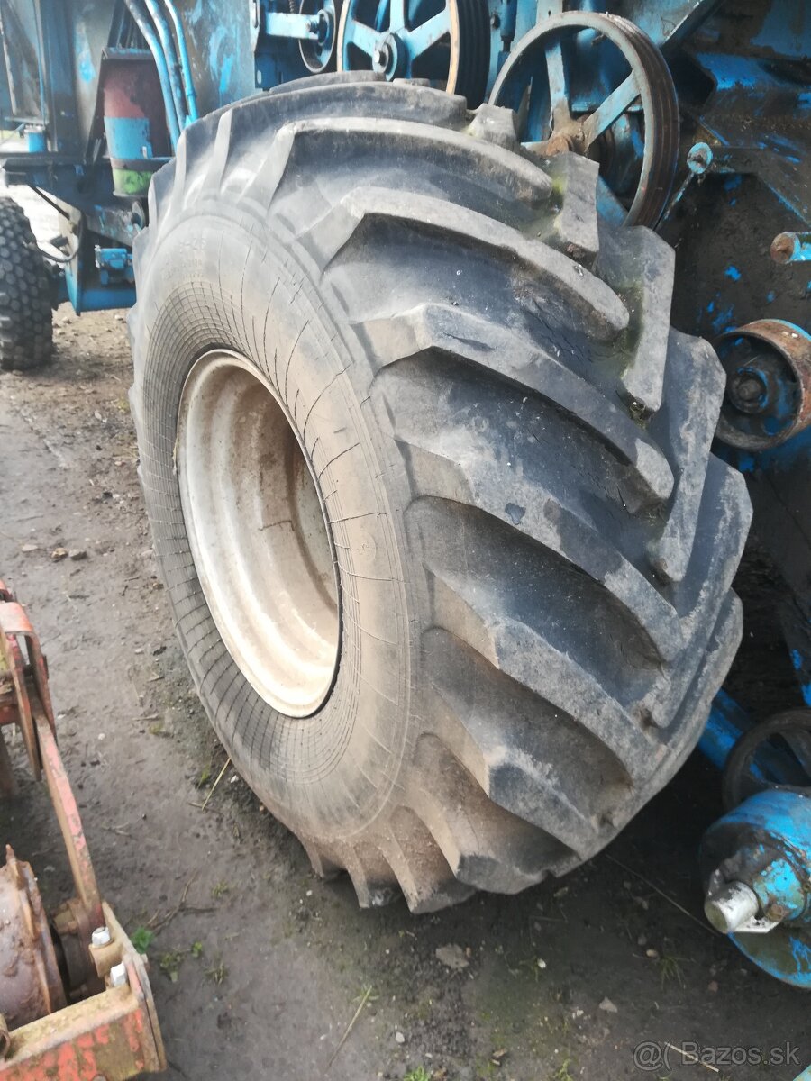 Kombajn E516-E517 kolesa 23,1-26 a 12, 5-20 - Martin | Bazoš.sk