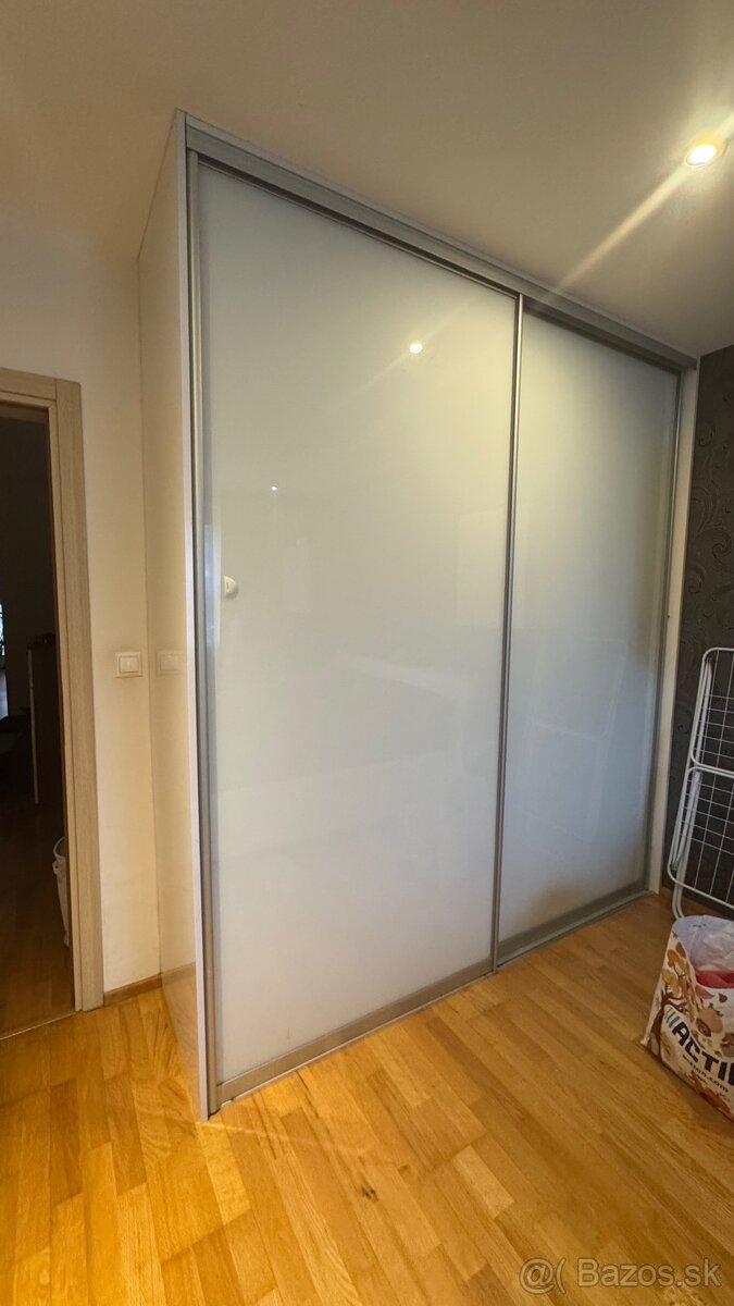 Predam roldor skrinu v249x s220h x60,5cm - Bratislava | Bazoš.sk