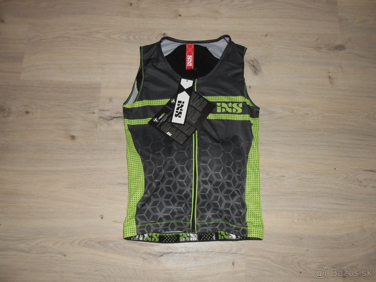 Predam novy chranic chrbta znacky IXS velkost S a M. - Bratislava ...