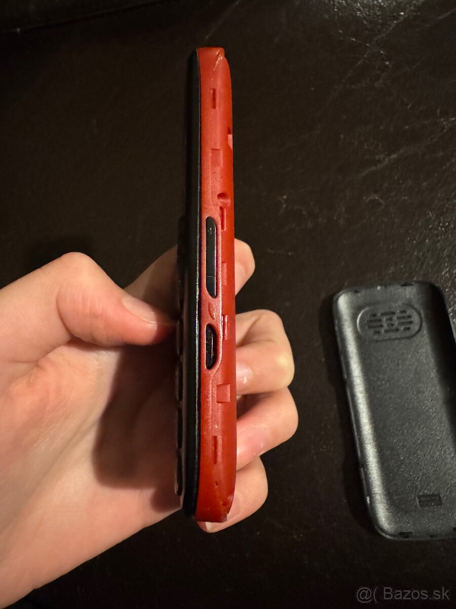 Telefón Max Com MM428BB - Banská Bystrica | Bazoš.sk