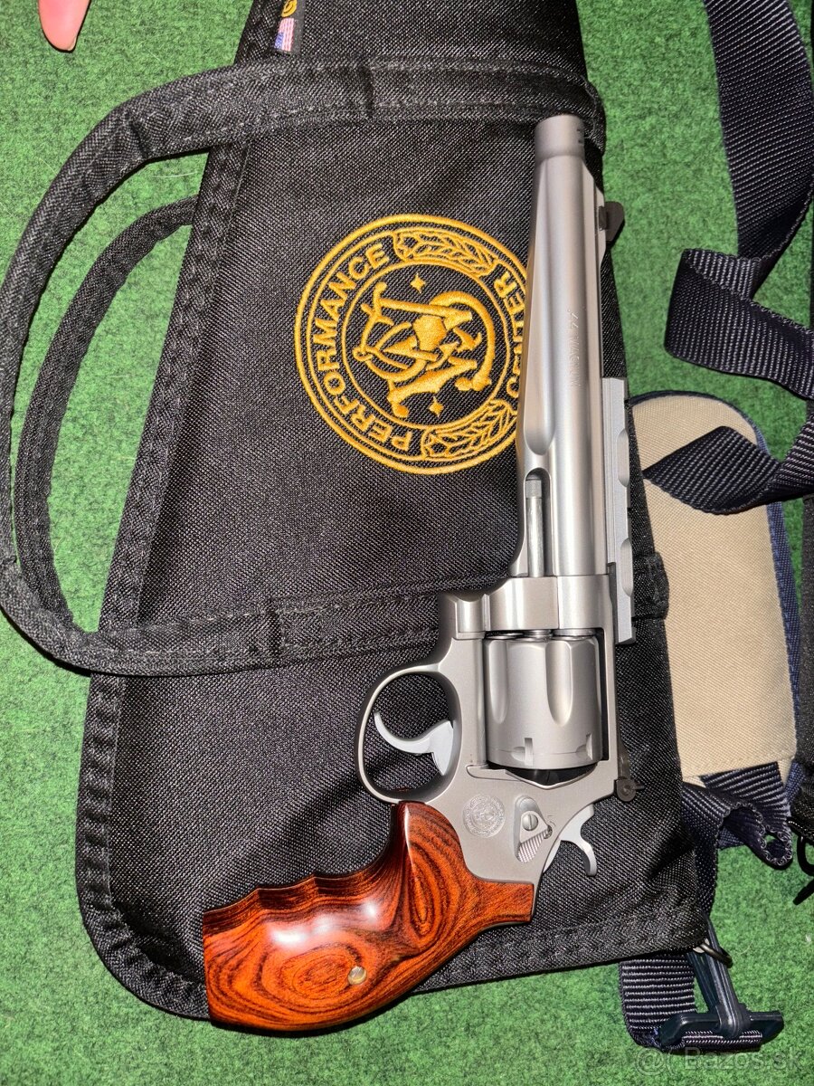 Revolver 629 smith wesson 44 magnum - Trnava | Bazoš.sk
