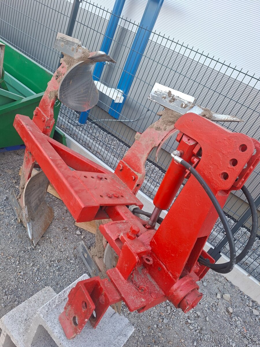 Predam tovarensky pluh-obracak traktor Zetor - Tvrdošín | Bazoš.sk