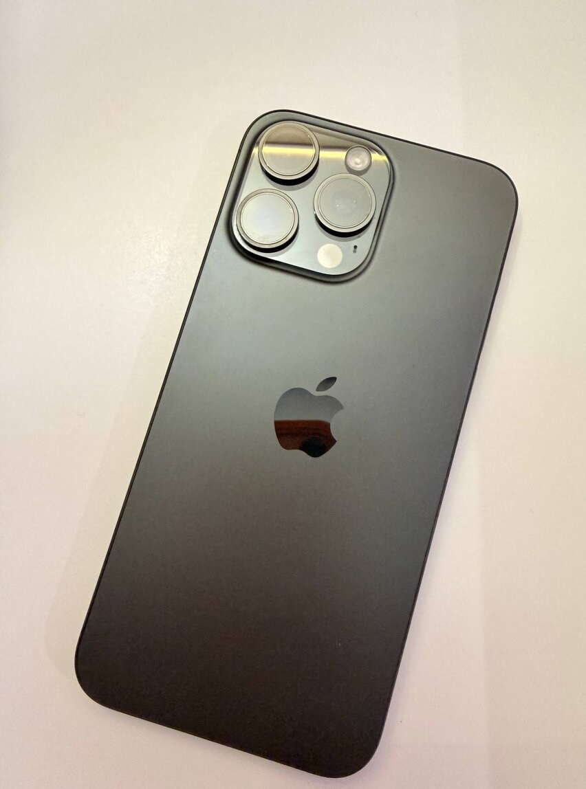 Predám Apple iPhone 15 Pro Max 512GB Black Titanium - Žilina | Bazoš.sk