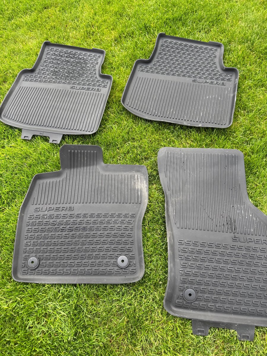 Predam ORIGINAL gumove rohoze na Skoda Superb |||. - Košice | Bazoš.sk