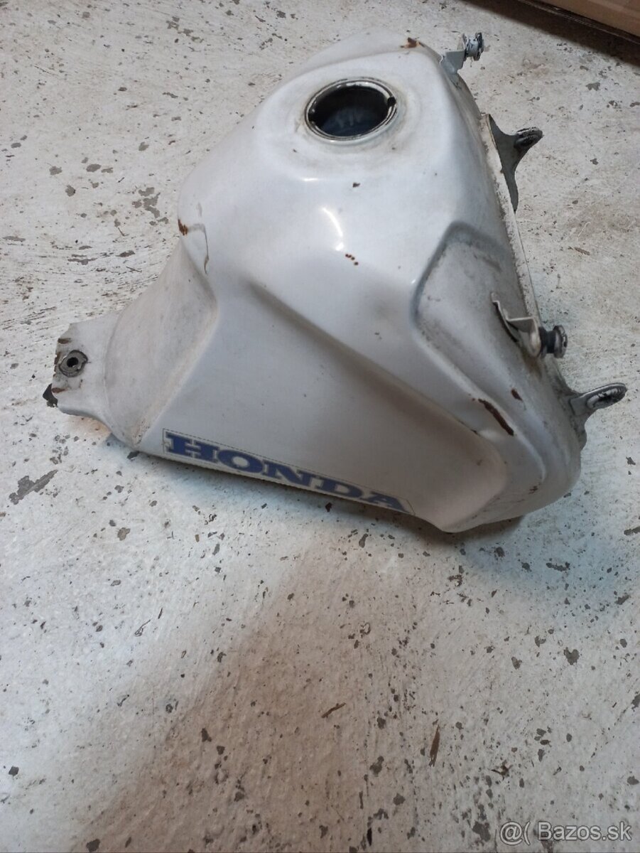 Honda nx 650 dominator nádrž - Žilina | Bazoš.sk