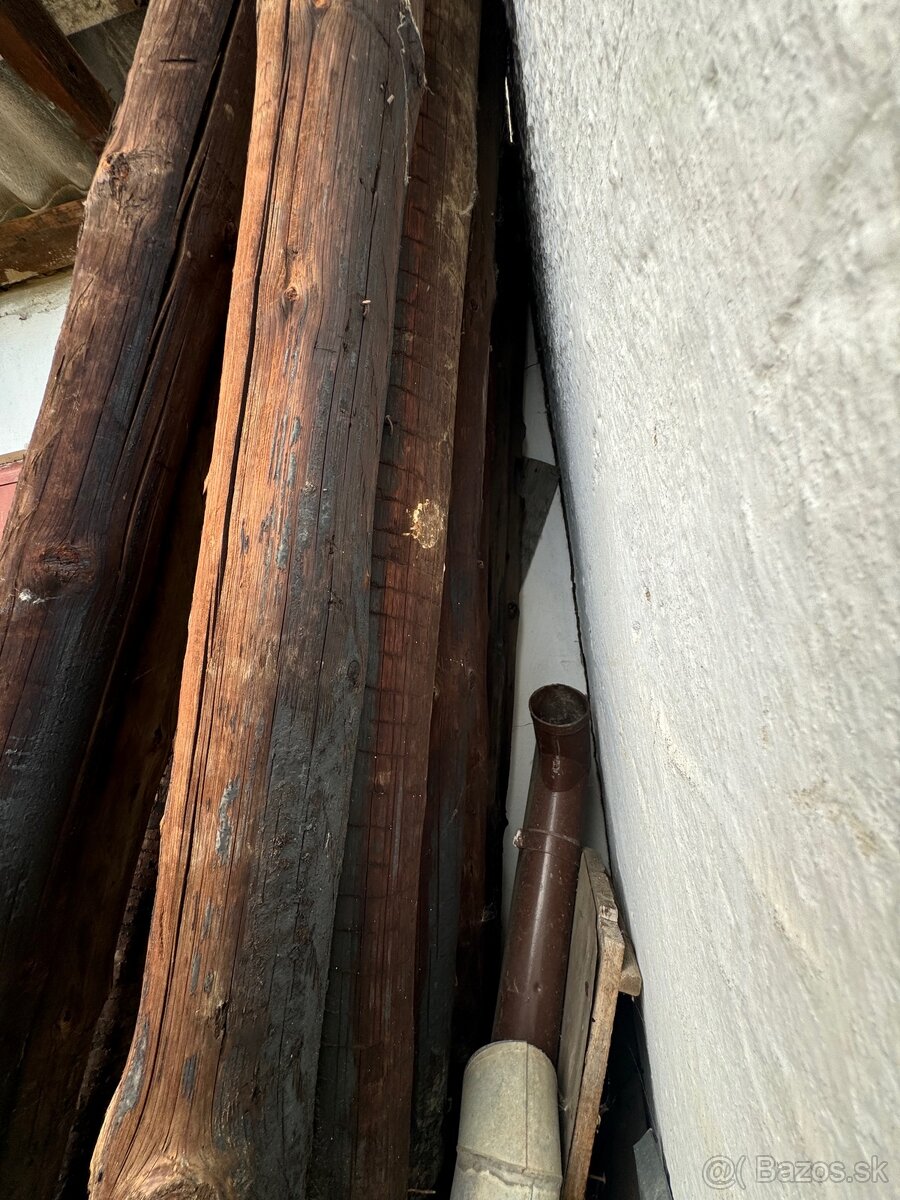 Drevene stlpy na plot - Malacky | Bazoš.sk