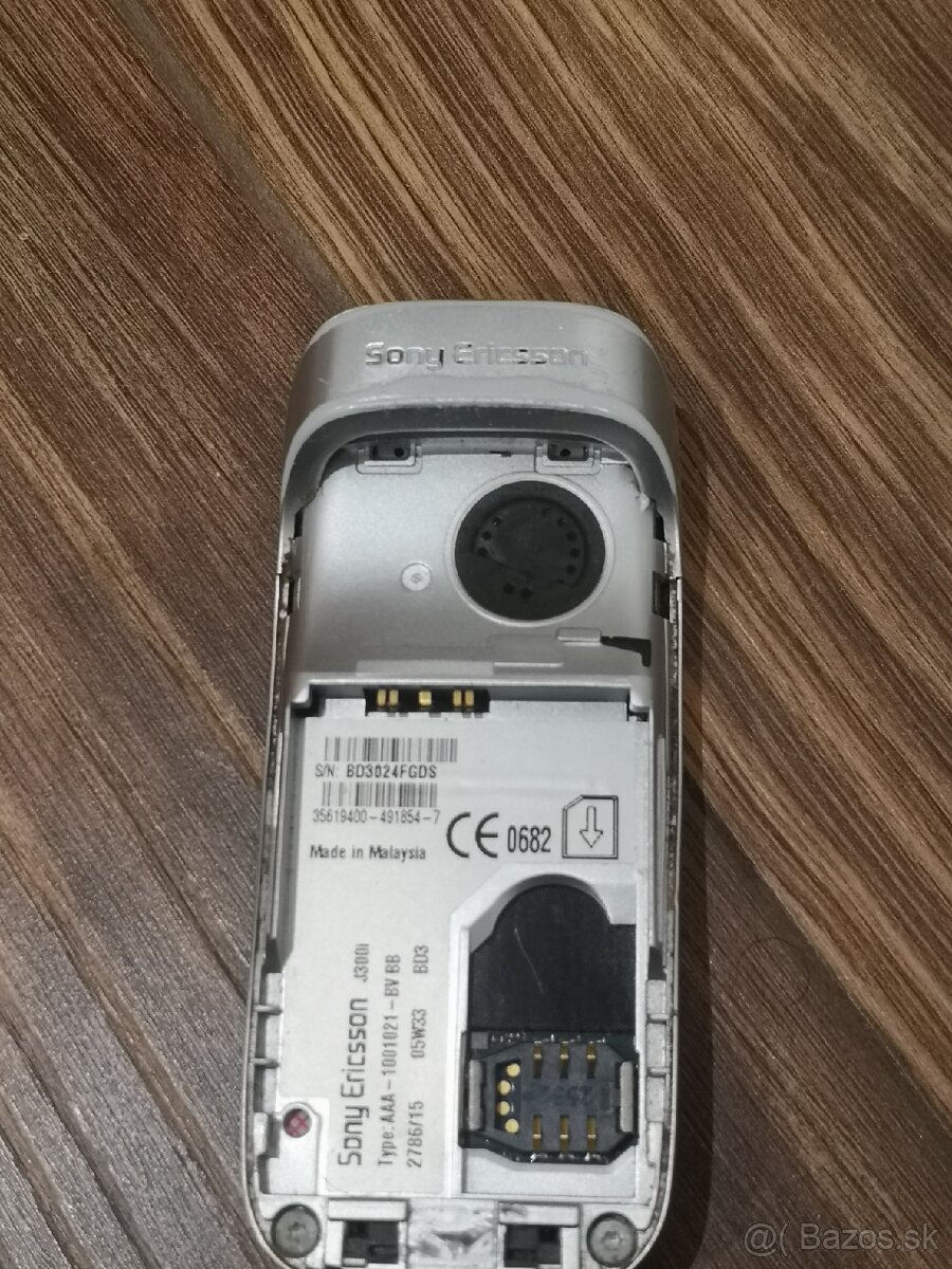 Sony Ericsson J300i pre Zberateľa alebo ND - Nové Zámky | Bazoš.sk