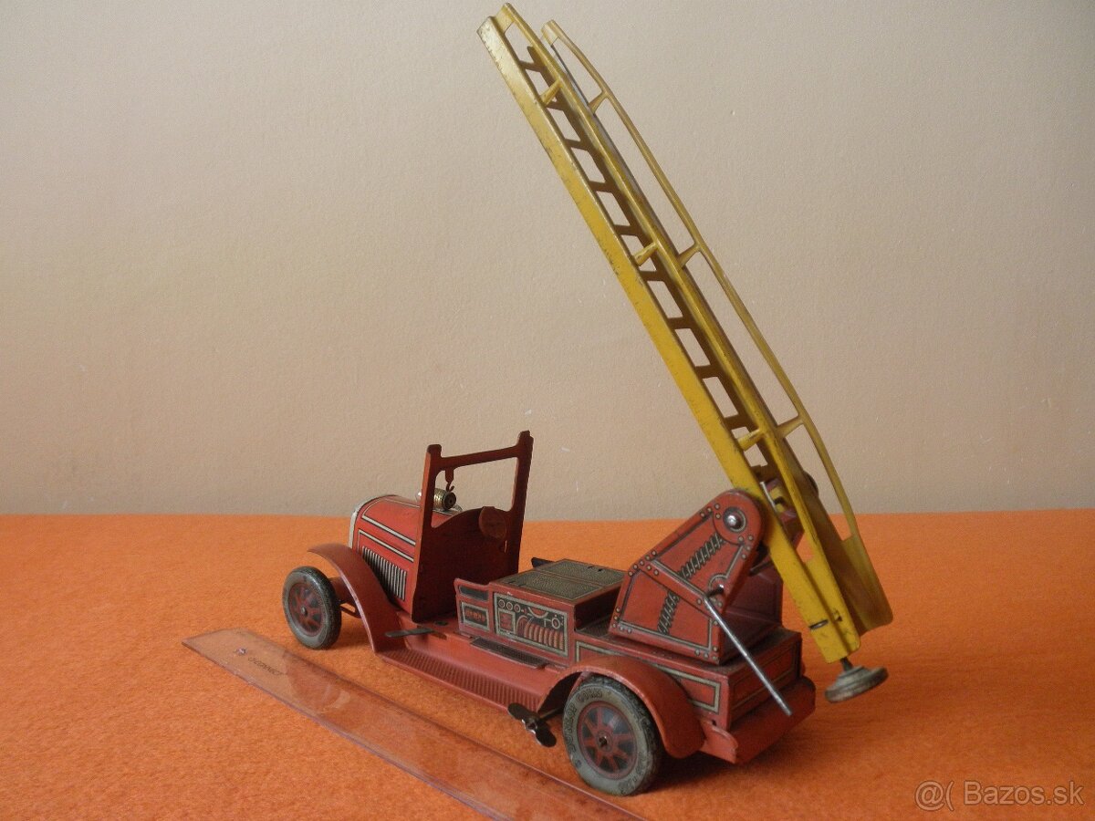 stará hračka plechové autíčko hasič Tippco, funkčné 30. roky - Trnava ...