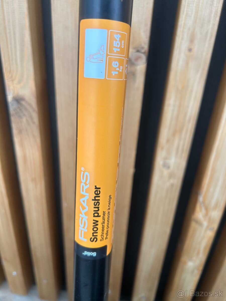 Predam Fiskars lopata na sneh Solid - Trenčín | Bazoš.sk
