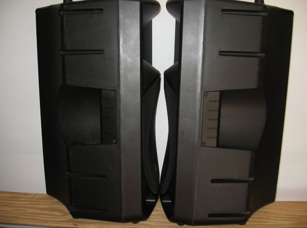 Predám aktívne reproduktory Mackie Thum 15 - Dunajská Streda | Bazoš.sk