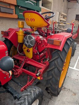 Traktor RS 09 - Veľký Krtíš | Bazoš.sk