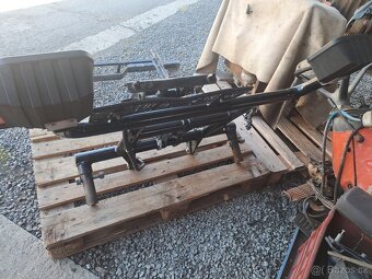 Čelní hydraulika skoro nová -Piaggio - Česká republika | Bazoš.sk