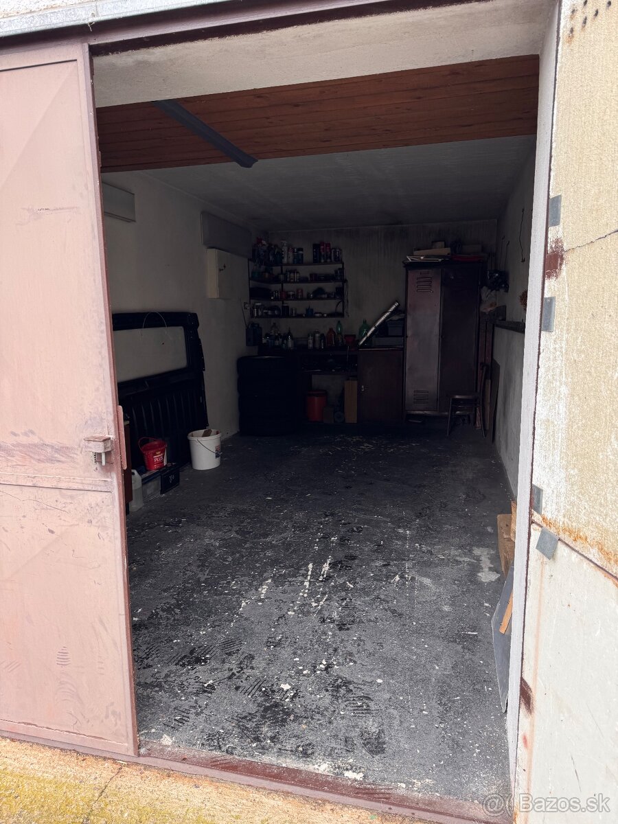 Garáže na predaj Trenčín, Lavičková ulica - Trenčín | Bazoš.sk