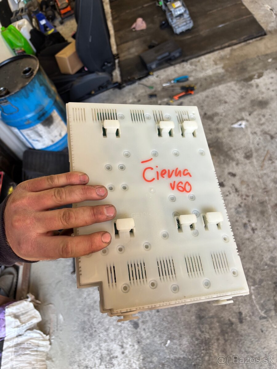 Komfortná jednotka Volvo v60 s60 - Turčianske Teplice | Bazoš.sk