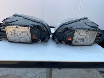 Touareg 7L bixenon svetla poškodené obaly - Košice-okolie | Bazoš.sk
